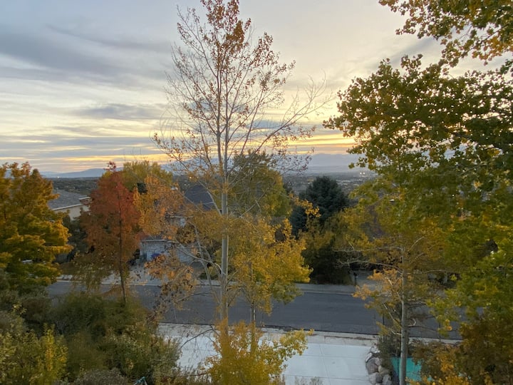 Ski Location! Hillside House, Mountain Views - Sandy, UT