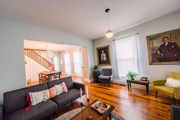 3 Bd, 1 Ba  Home Across From Lucas Oil Stadium - Indianapolis, IN