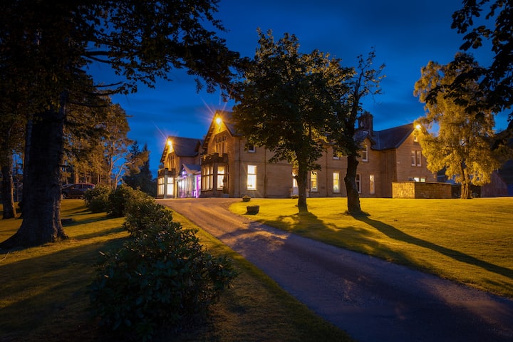 Ledgowan Is All Yours! - Loch Maree