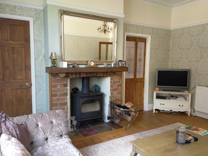 Large Ground Floor Flat, Close To Beach
2 Bedrooms - Christchurch, UK