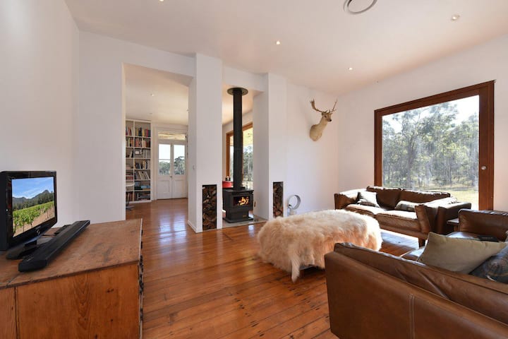 The Parson's Vineyard Retreat - Get Amongst The Vineyards In A Historic Home - Hunter Region