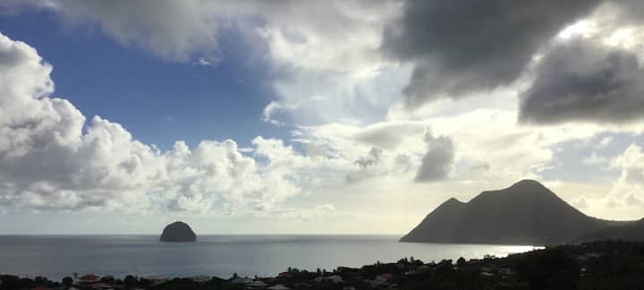 Appart Atypique Vue Sur La Baie Du Diamant - Martinique