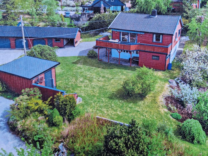 Solrikt Og Rolig I Svaleveien - Kristiansand
