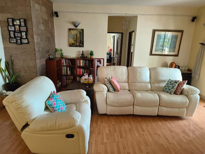 Luvly3 Bedroom/ac/ In Penthouse/diamond District. - Bangalore