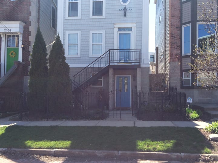 Modern Tremont Private Apartment On New Toe Path - Cleveland, OH