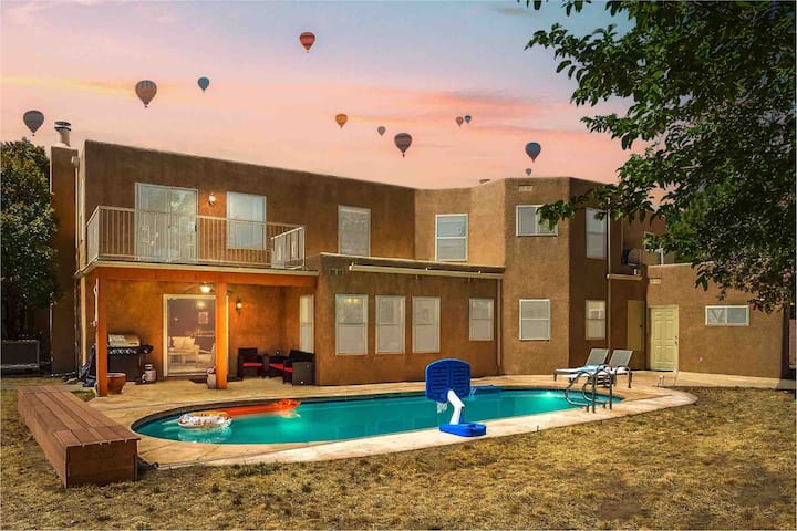 Heated Pool All Year, Hot Tub, 3700sf, Game Room - アルバカーキ, NM