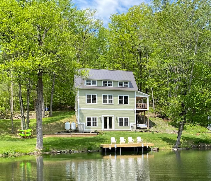 Beautiful Lakefront Home On Lake Iroquois - Shelburne, VT