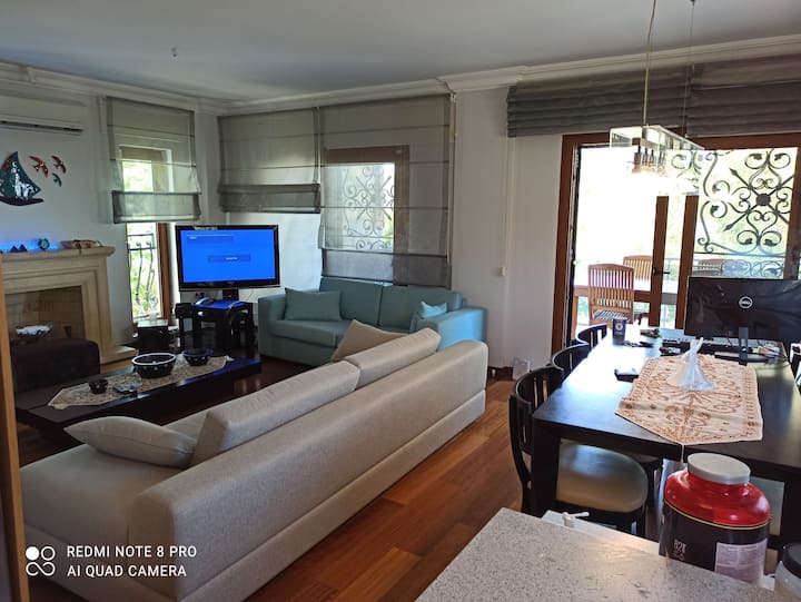 Havuz Imkanı Sunan Bodrum Merkeze çOk Yakın Geniş Ferah Villa - Bodrum