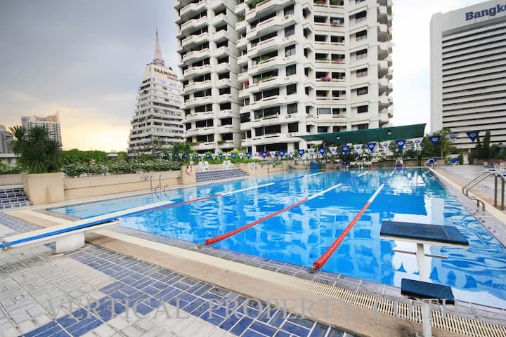 Luxury 3 Bedroom Apt. Silom (Gym/balcony/pool) - Bangkok