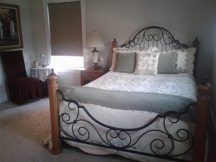 Private Rooms, & Spa On Site Near Swamp R Trail - Travelers Rest, SC