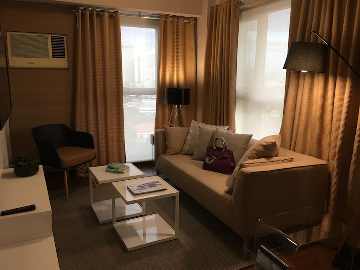 Spacious 1br, Metro Manila -Pool, Gym - Pasig