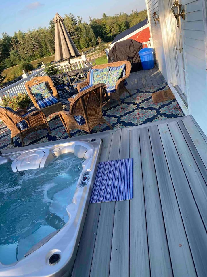 Latham Blueberry Farm For Up To 6 Guests. - Belfast, ME