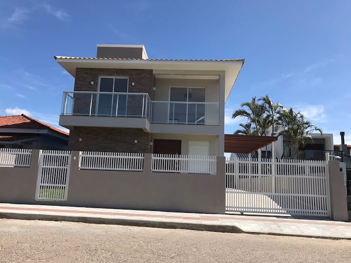 Casa Nova E Bem Localizada - Garopaba