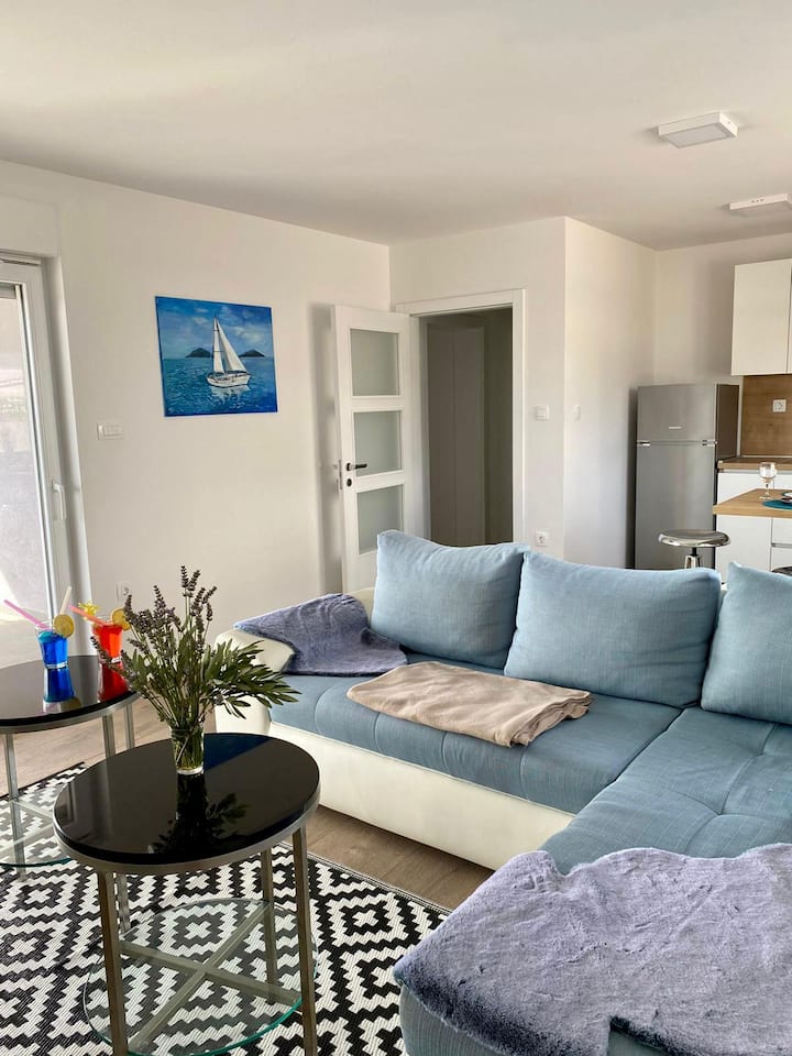 Apartman S Bazenom - Cres