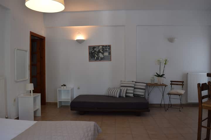 "Charming Apartment In The Center Of Parikia" - Paros