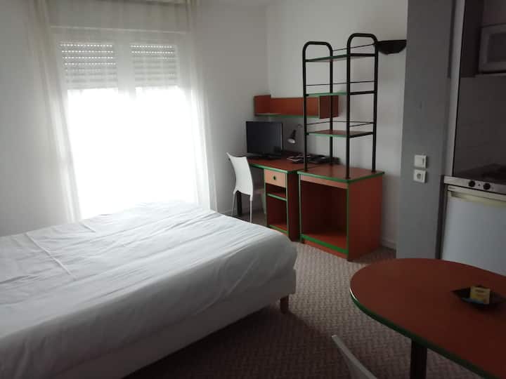 Chambre Grand Lit - Clermont-Ferrand