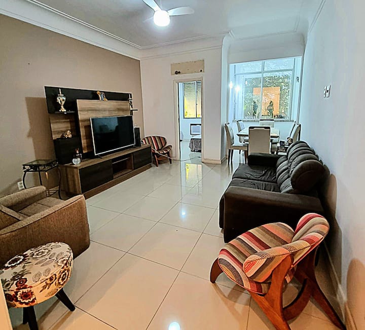 Apartamento Na Quadra Da Praia De Copacabana - Rio de Janeiro