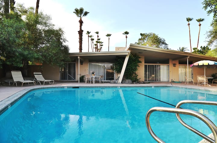 A Perfect Getaway 2 Bedroom (Duplex) W Pool - Rancho Mirage, CA
