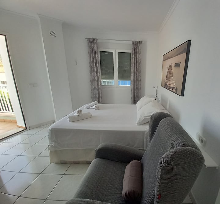 Habitación Con Baño Y Terraza Independiente Dénia - Jávea