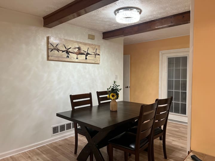 Fun, Classy And Stylish Newly Renovated Home - Lake Spivey, GA