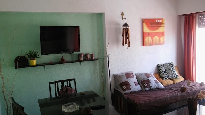 Frente Al Mar,a 3 Cuadras Del Centro.acepto Pesos - Miramar