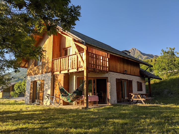 Chalet Familial Aux Orres 16/18 Couchages - France