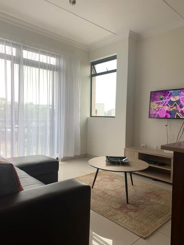 Umhlanga Modern 2 Bed 1 Bath Apartment - Mount Edgecombe