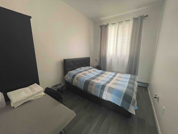 Modern Bedroom (Autumn) - New York