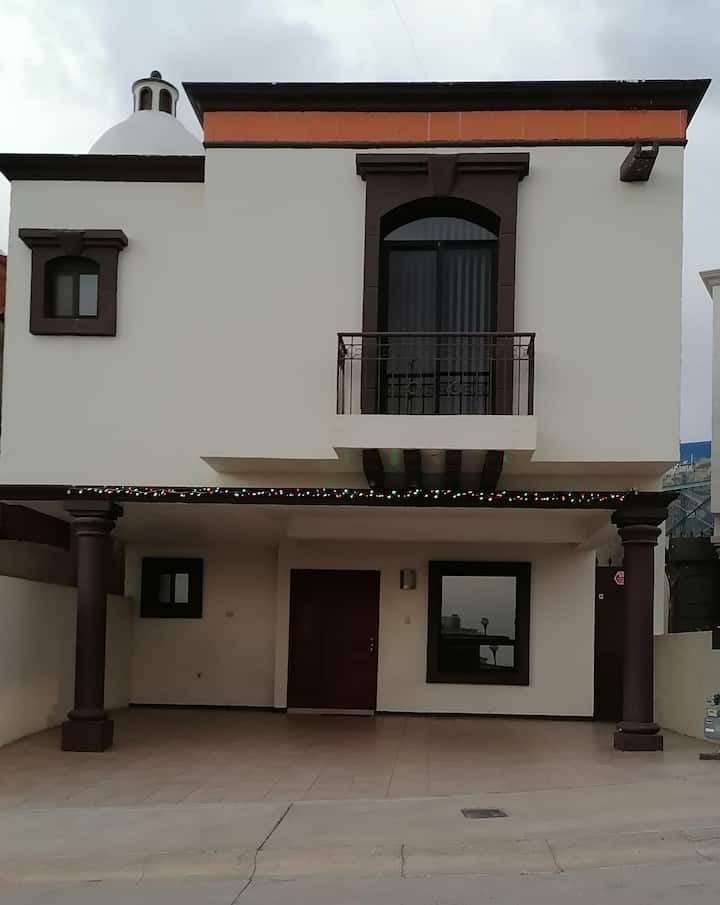 Casa Comoda Y Acogedora En Fraccionamiento Privado - Chihuahua