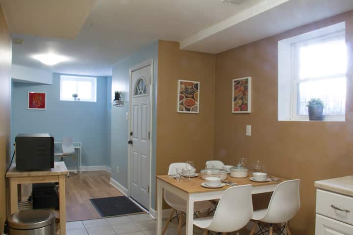Pilsen Garden 2 Bedroom Suite Monthly Rental - Chicago