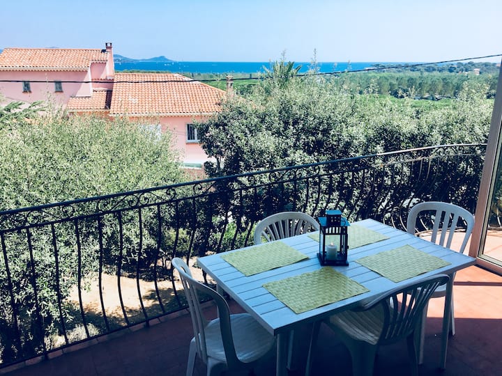 Appartement Dans Villa Avec Vue Sur Mer - Fréjus