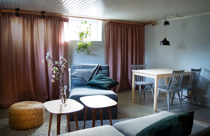 Cozy Basement: 3 Rooms & Kitchen Near Slottsskogen - Gothenburg