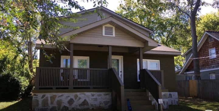 East Nashville Near 5 Points And Downtown, Free Parking Private Backyard Setting - Nashville