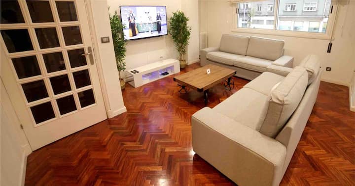 Piso Lujo En Gran Vía Con Garaje - ビーゴ