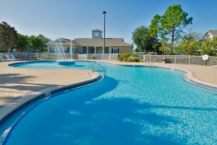 Center Of Pcb W/ Pool! Close To Beach & Pier Park - Panama City Beach