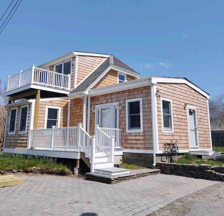 Newly Renovated Home-ideal Location!! - Newport, RI