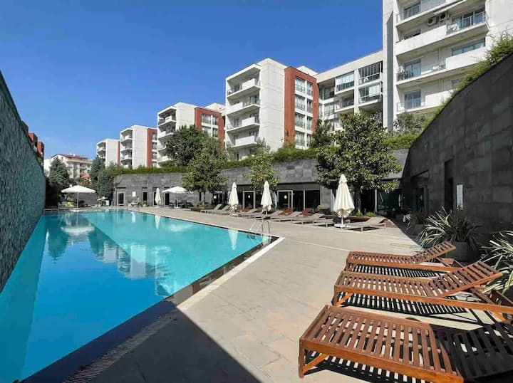 John Hopkins
1+1doublex & Terrace
In Luxury Site - Gebze