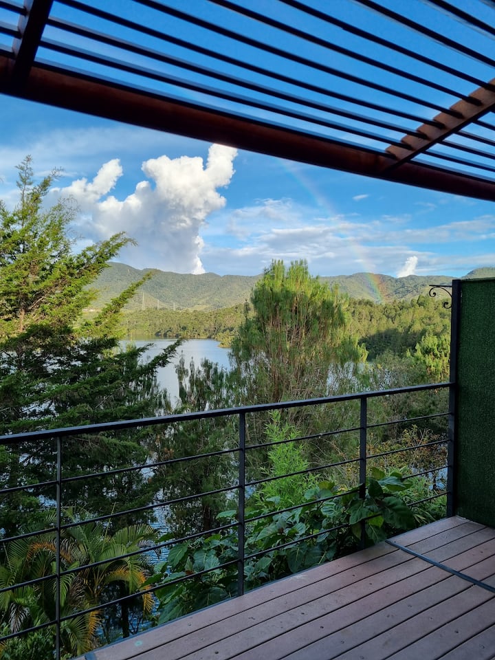 Lake View From Lovely Loft/guatape Big Stone, Nice - Guatapé
