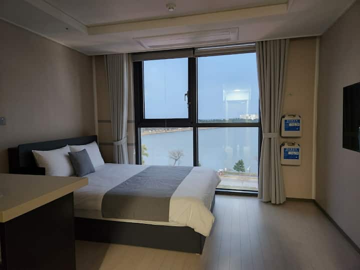 #경포호수뷰#침대에서 푸른 바다와 호수뷰를 한눈에,안목커피거리,먹방월화거리,초당순두부, - Gangneung-si