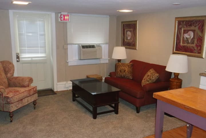 Corporate Cottage ( Monthly) 2 Beds, Laundry - Watertown, SD