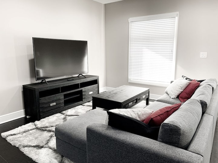 Modern Living - Private Bedroom #2 Near Downtown - Indianapolis, IN