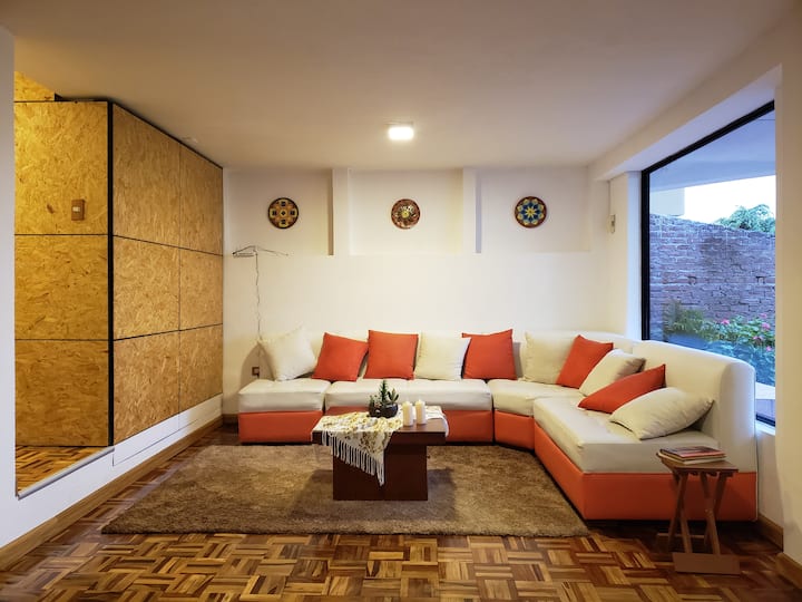 Depart.  Cerca Del Centro / Los Reyes/ Facturamos - Loja