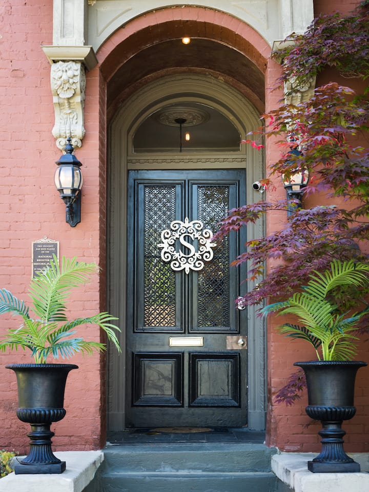 Downtown Memphis 2 Br Eleanor Rigby Suite Apt 101 - Memphis, TN