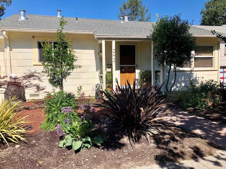 Adorable Home In Wine Country - Santa Rosa, CA