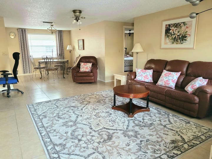 Apartment In Private House Walk Distance To Beach - Venice Beach, FL