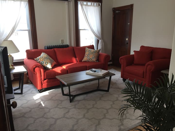 Fully Furnished Two Bedroom Apartment - Brattleboro, VT