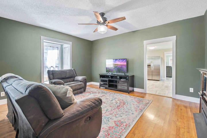 Beckham•house - Siloam Springs, AR