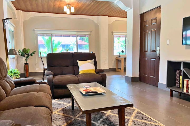 Historic Albrook Duplex 4br/4ba Near Albrook Mall - Panama City