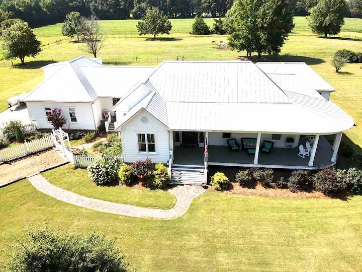 The Oak Grove Farmhouse - Oxford Farm Stay - Sardis Lake, MS
