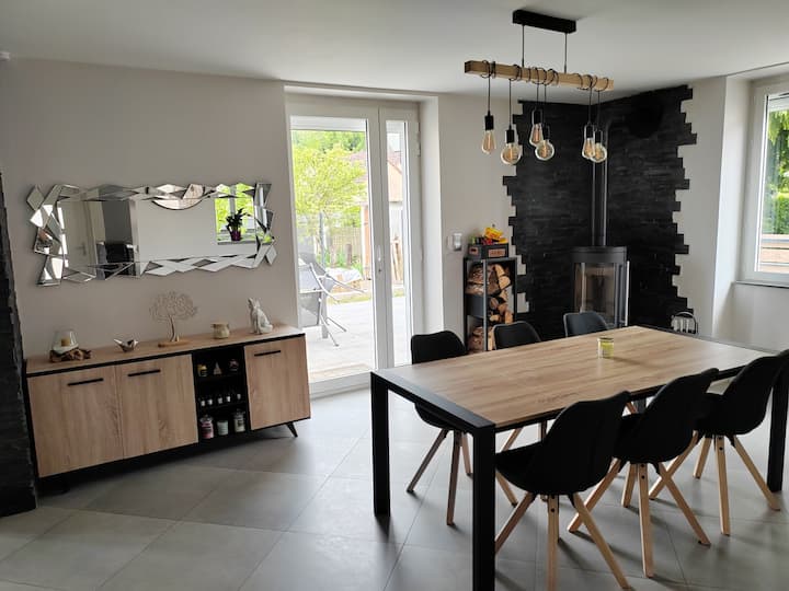 Chambre Dans Grande Maison - Dole